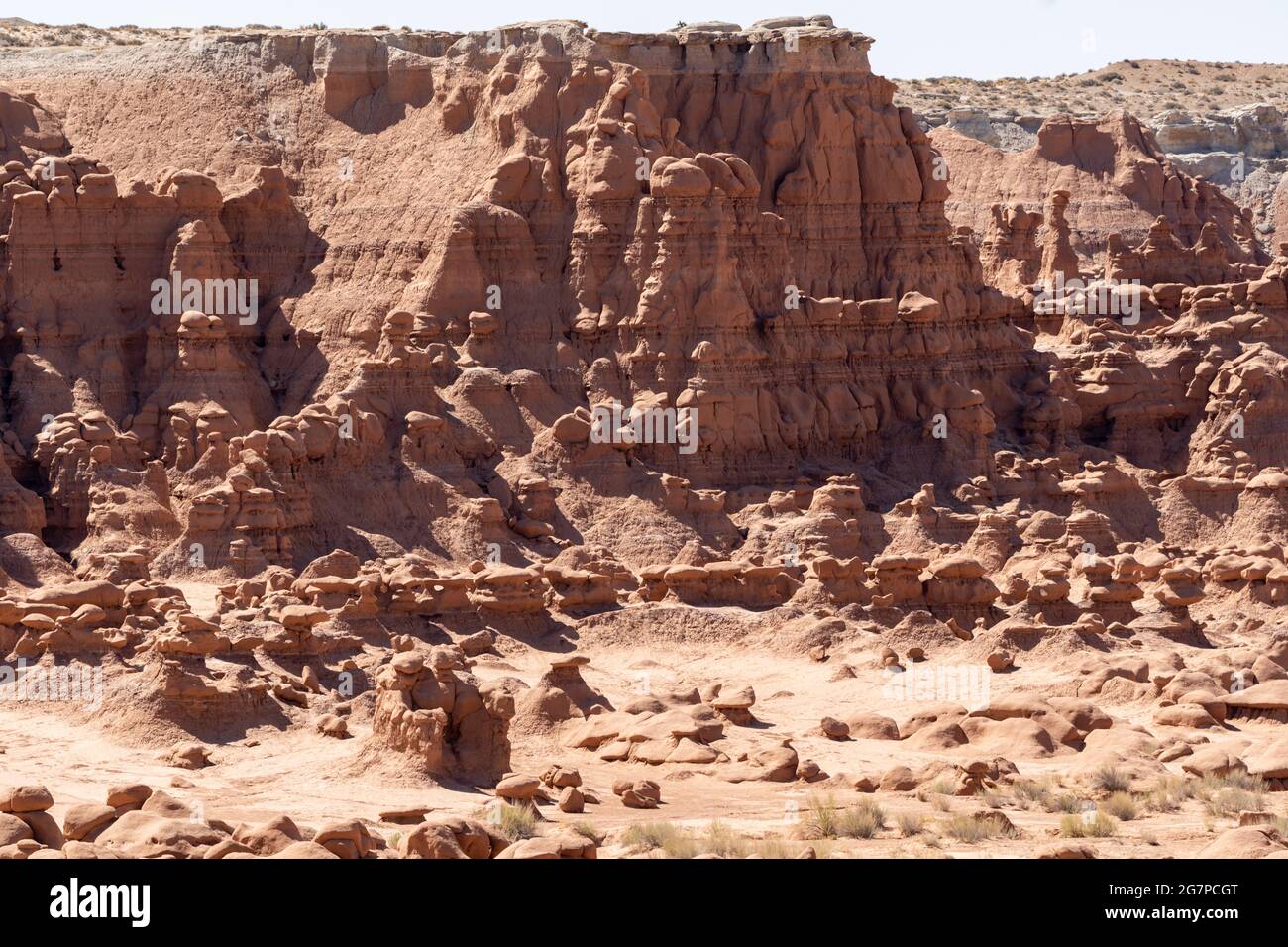 Bizarre mushroom shaped hoodoo rock formations in Goblin Valley State ...