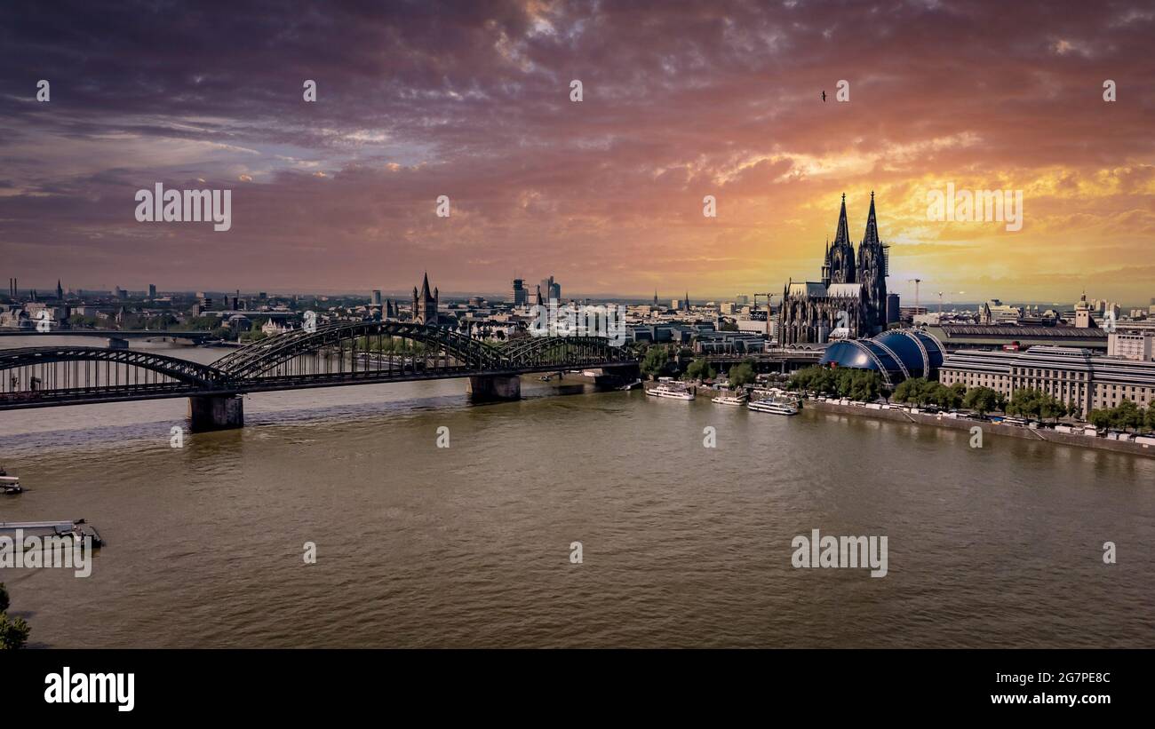 Cologne cathedral and bridges panorama hi-res stock photography and ...