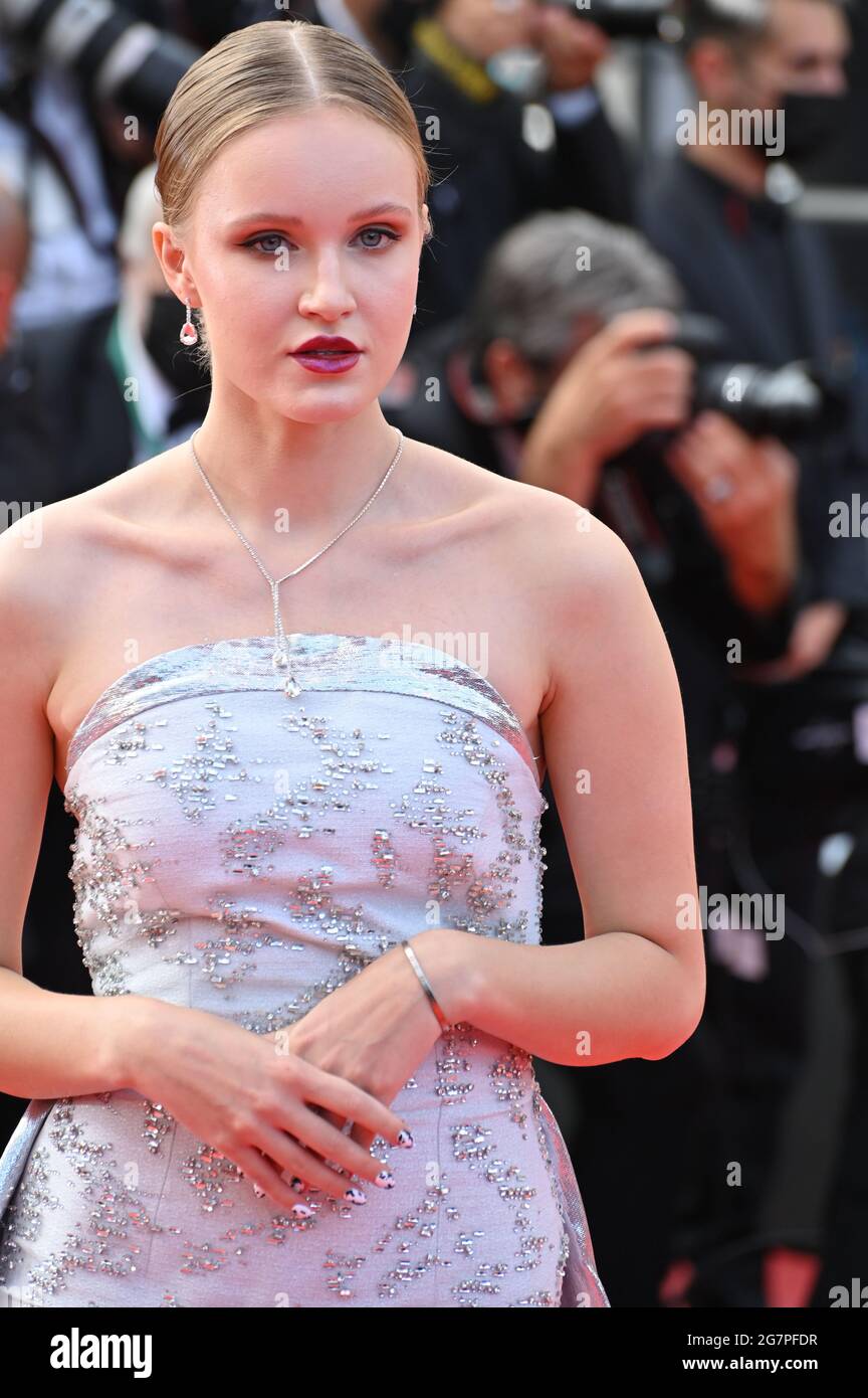 Polina pushkareva hi-res stock photography and images - Alamy