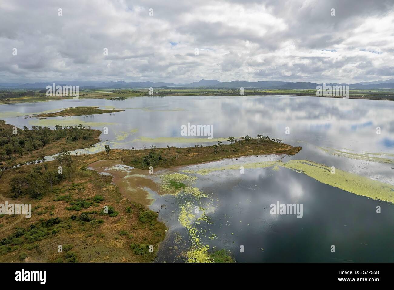 The shoreline of Kinchant Dam, Queensland, Australia with clouds ...