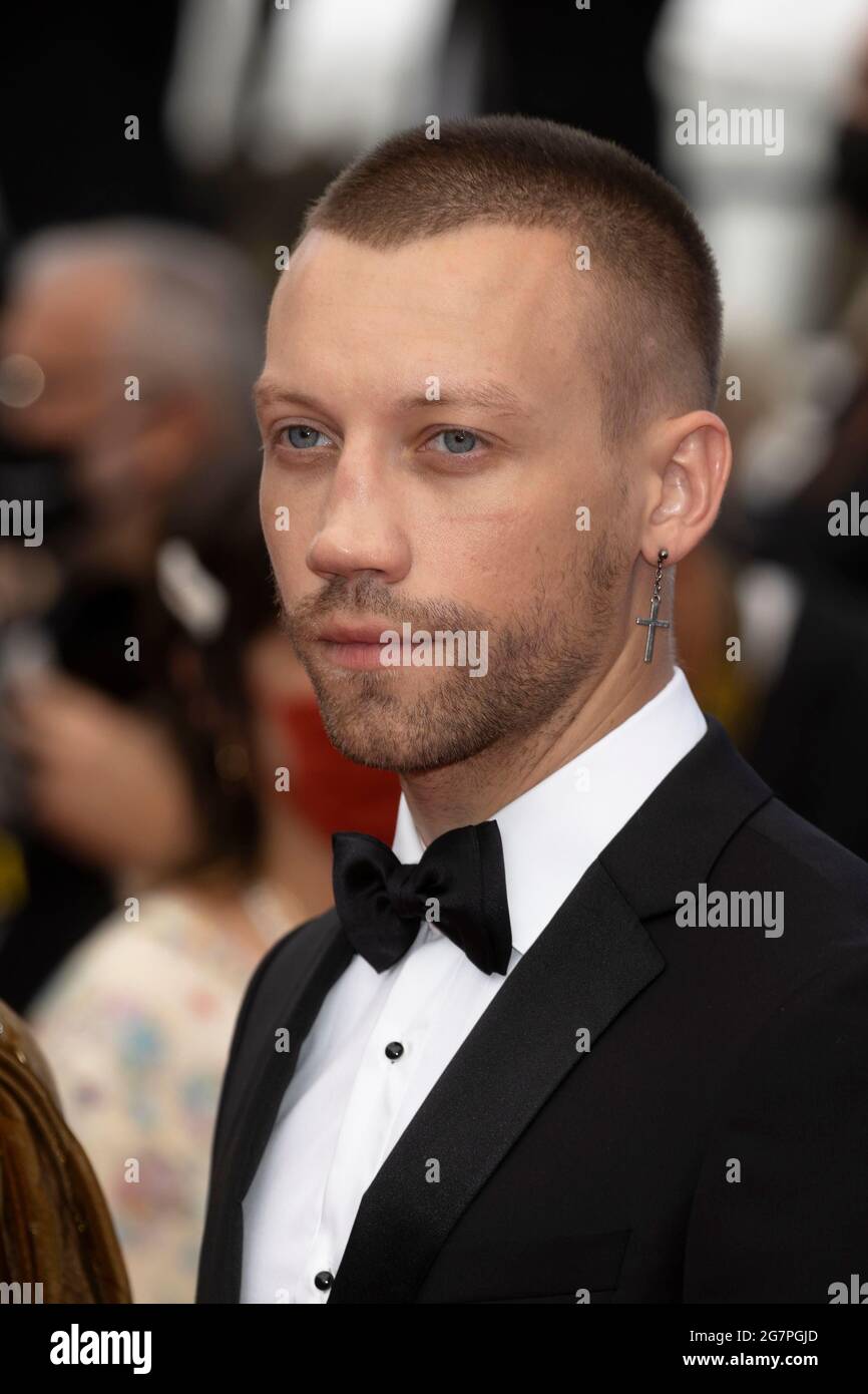 Aleksandr Kuznetsov attends the premiere of 'France' during the 74th ...