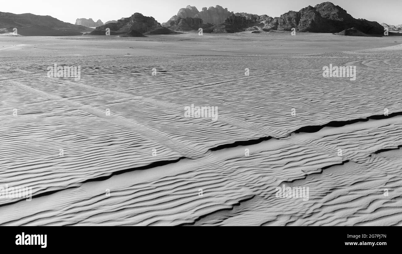 Yellow wave pattern Black and White Stock Photos & Images - Alamy