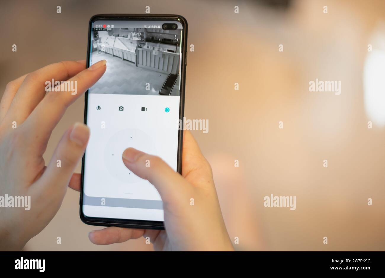 Female security guard cctv hi-res stock photography and images - Alamy