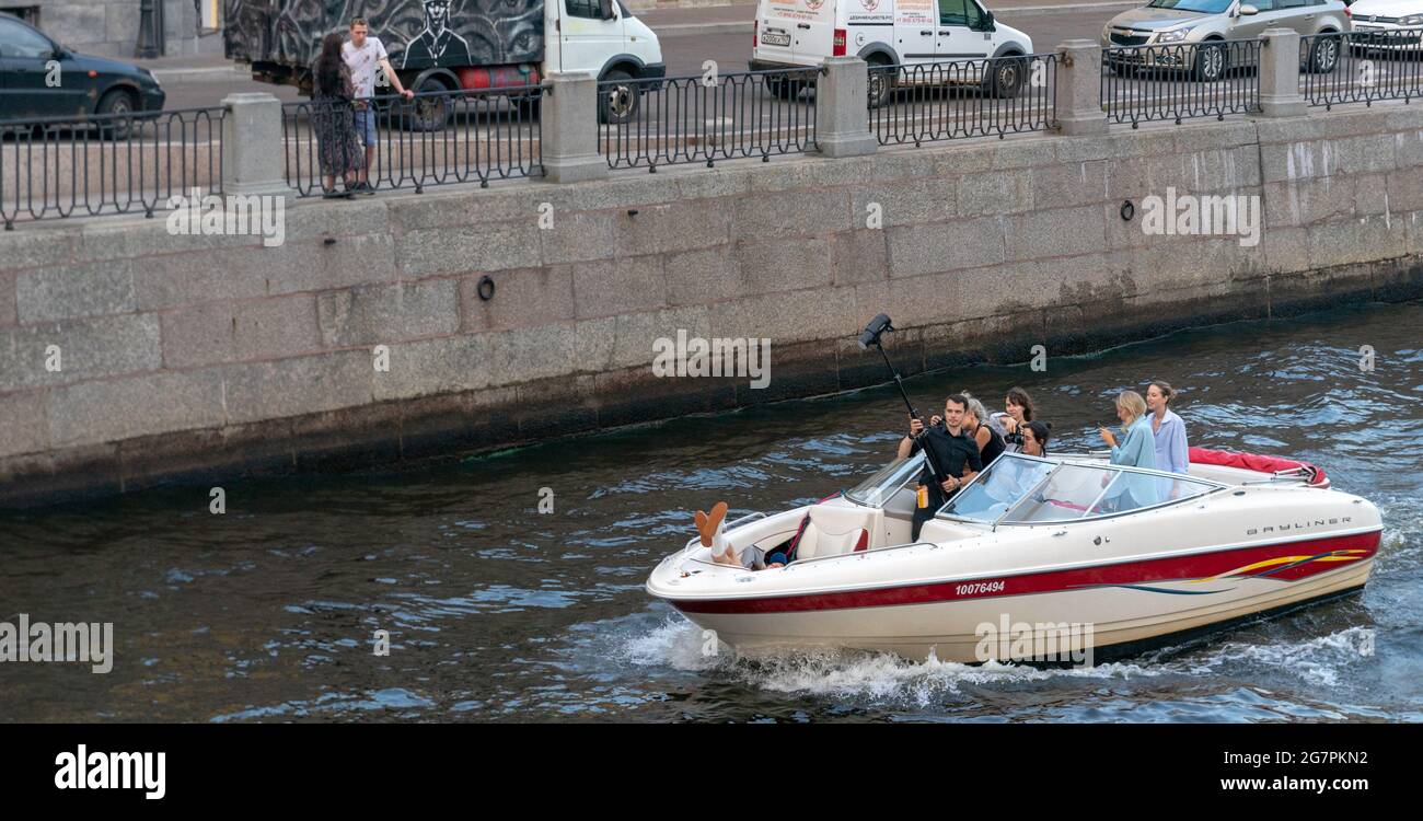 Photographing boats hi-res stock photography and images - Alamy