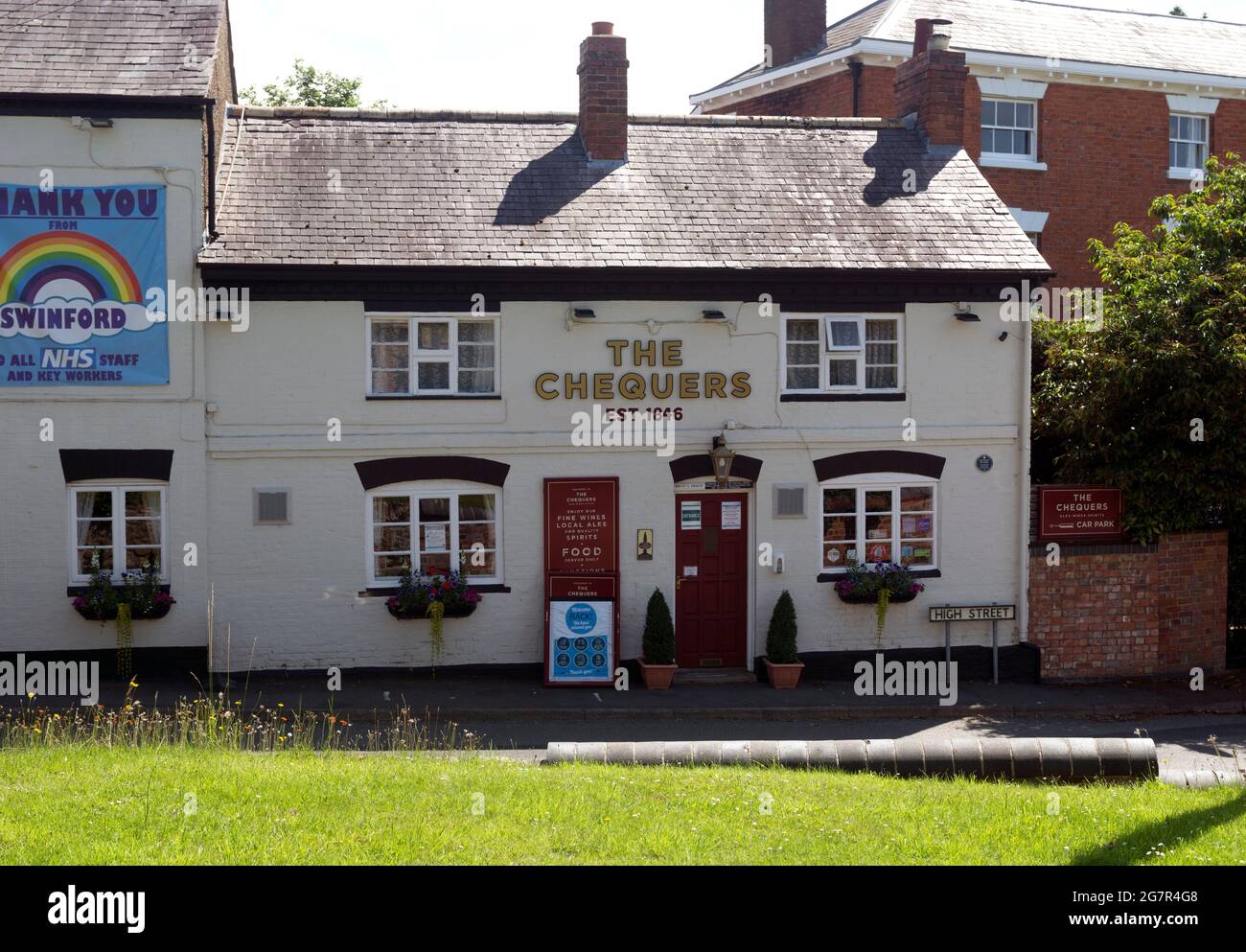 Chequers pub uk hi-res stock photography and images - Alamy