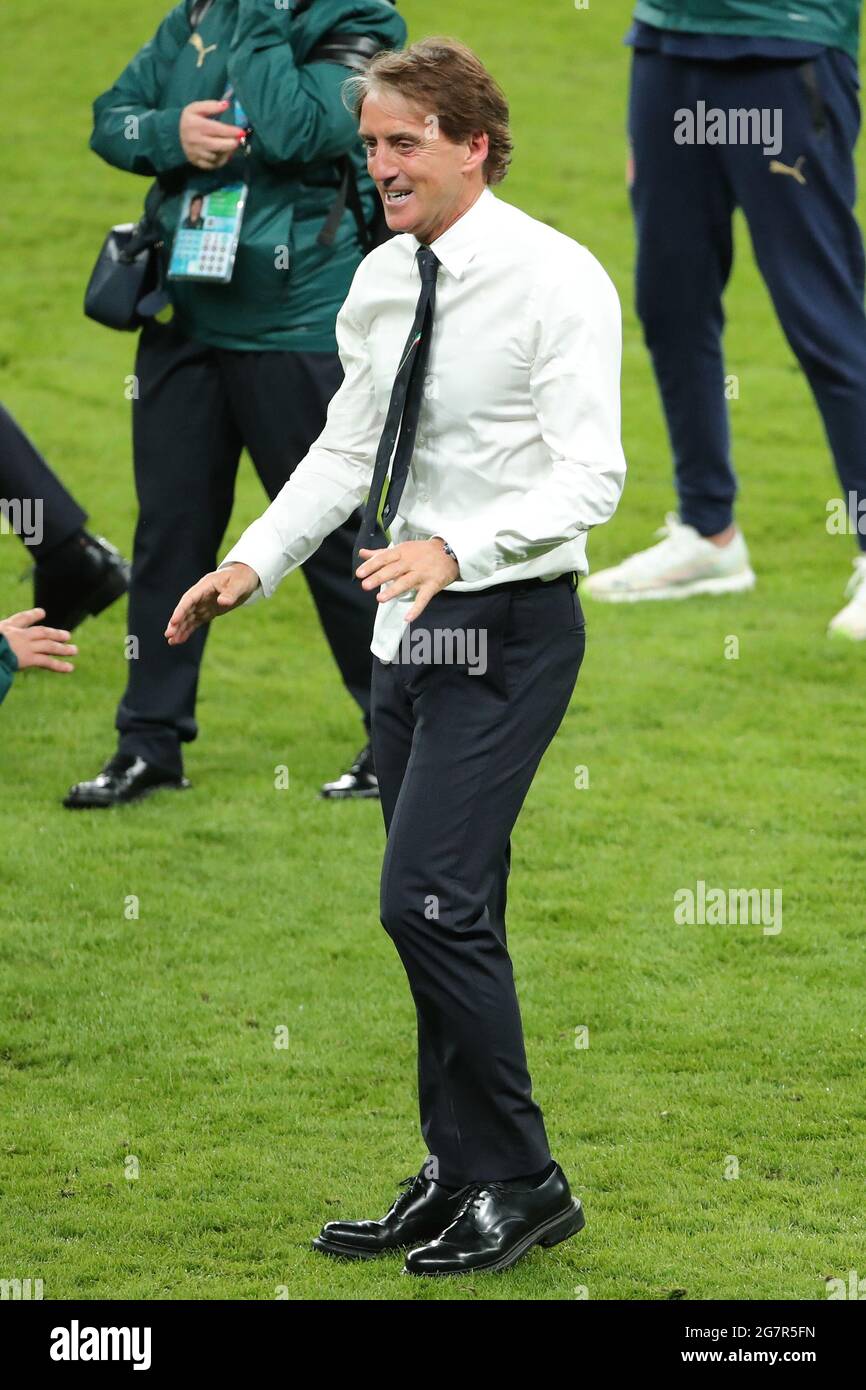 Roberto mancini italy hi-res stock photography and images - Alamy