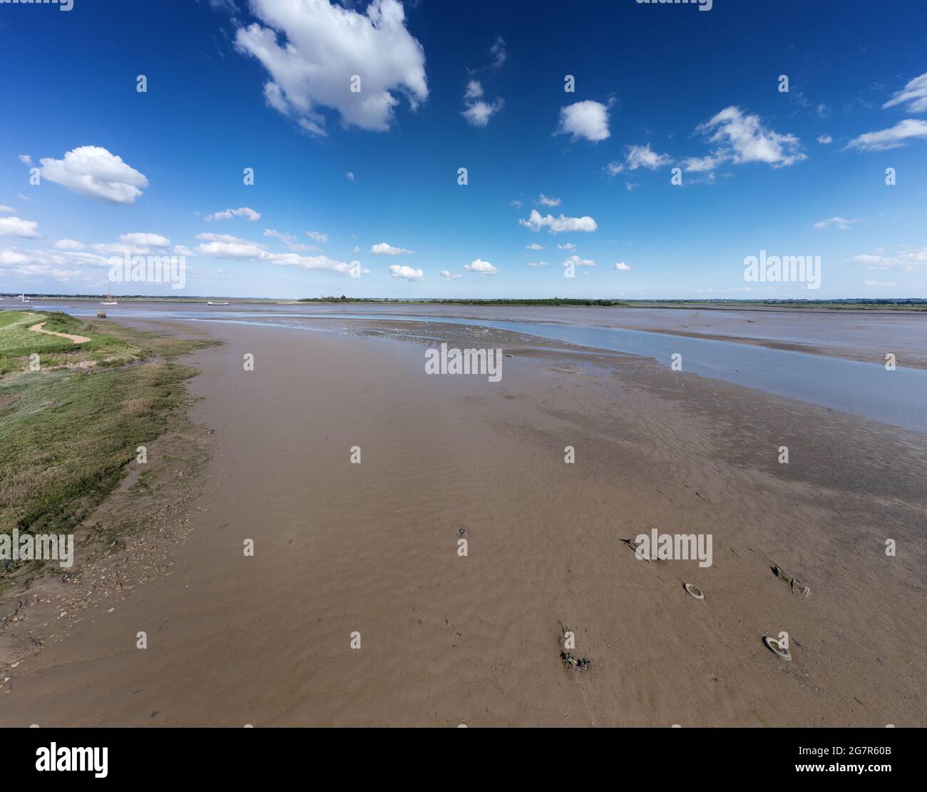 maldon mud banks when the tie is out Stock Photo - Alamy