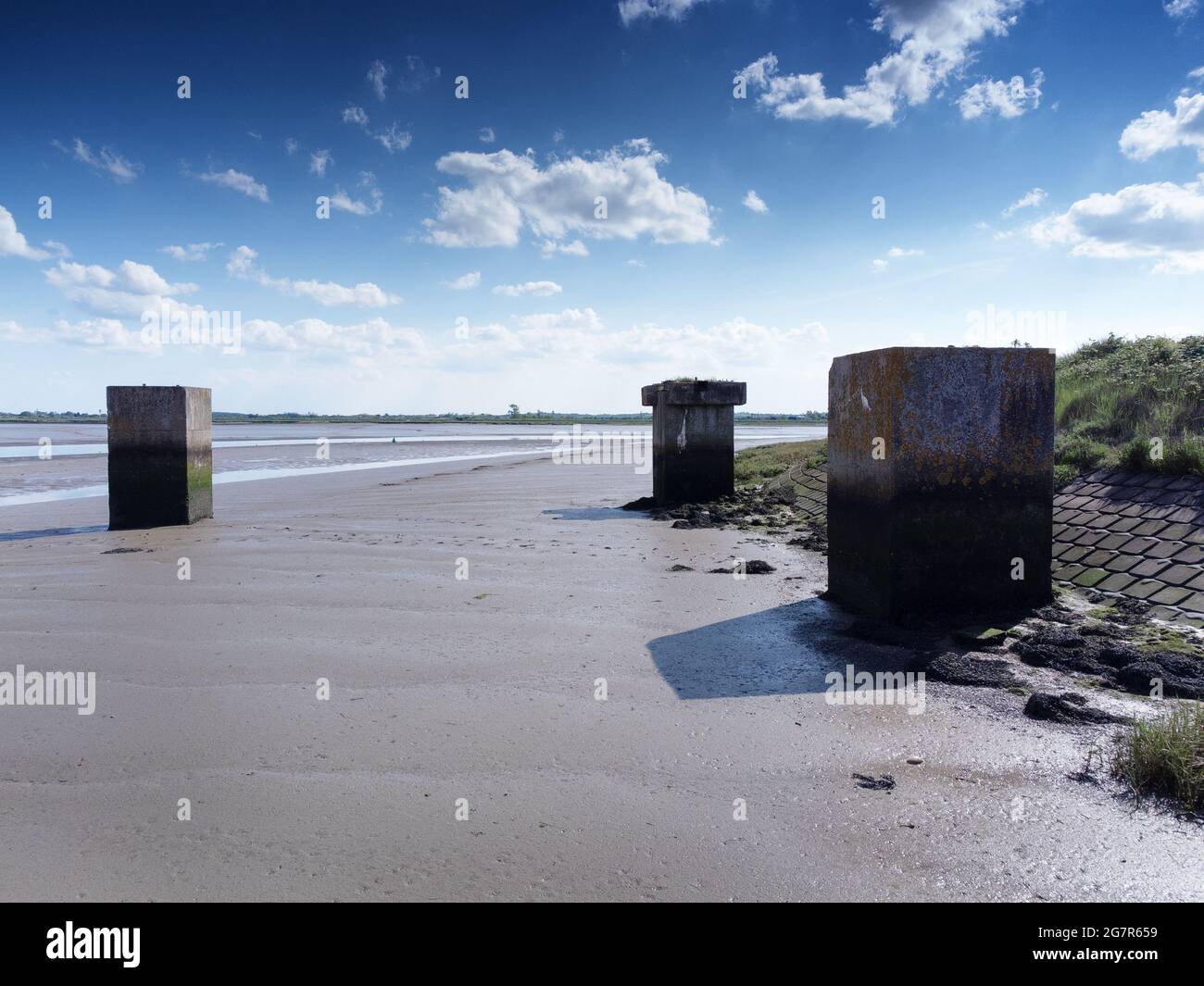 maldon mud banks when the tie is out Stock Photo - Alamy