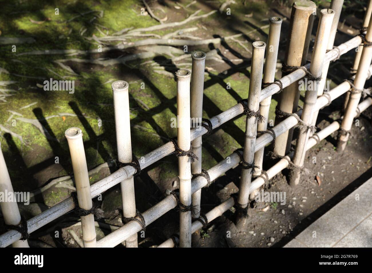 Old style fence hi-res stock photography and images - Alamy