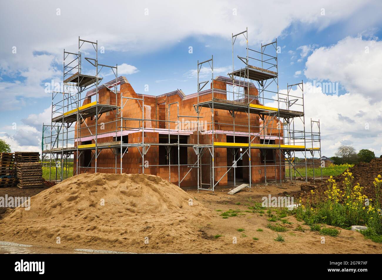 Home incomplete uncompleted hi-res stock photography and images - Alamy