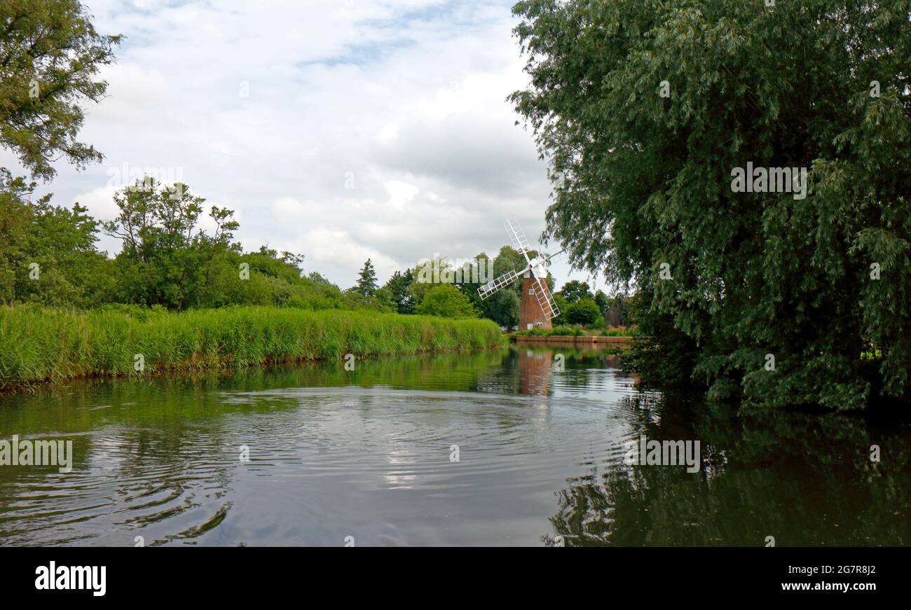 A view of the River Ant on the approach to Hunsett Drainage Windmill on ...