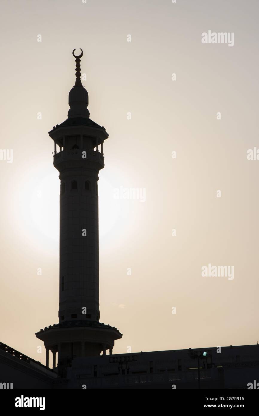 Silhouette of minaret of Grand Mosque in Makkah Stock Photo - Alamy