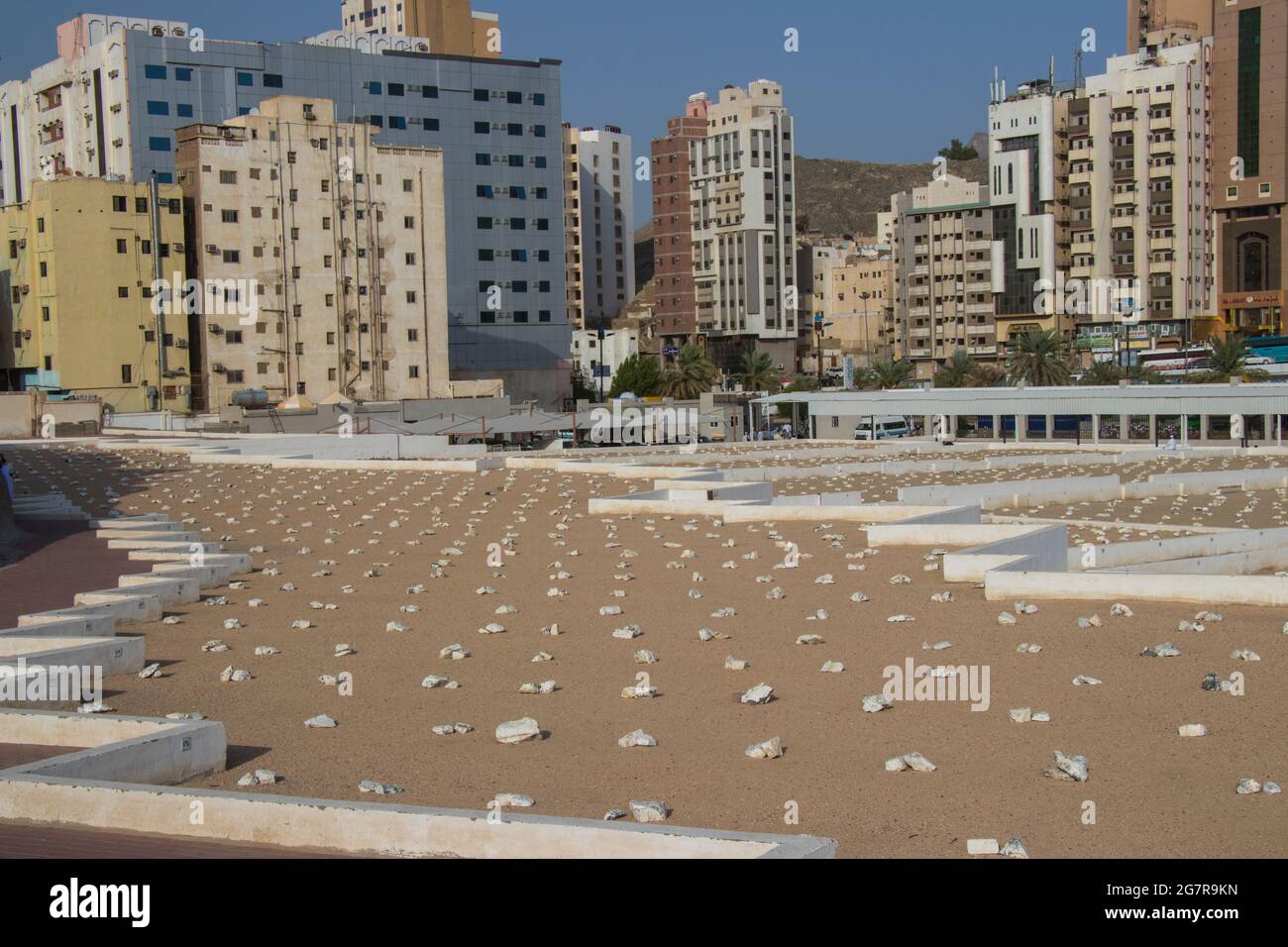 Jannat al-Mualla Cemetery in Mecca. Old Muslim graveyards i Stock Photo ...