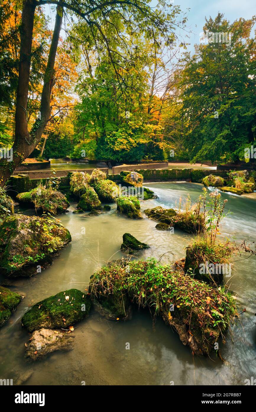 English garden munich germany river hi-res stock photography and images ...