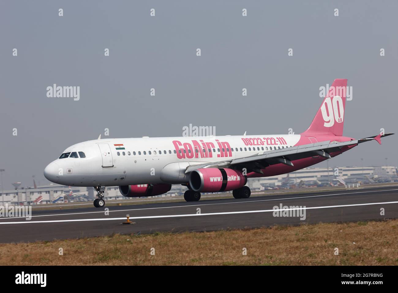 Go Air, aeroplane takeoff, GoAir airplane, Mumbai Airport, Sahar ...