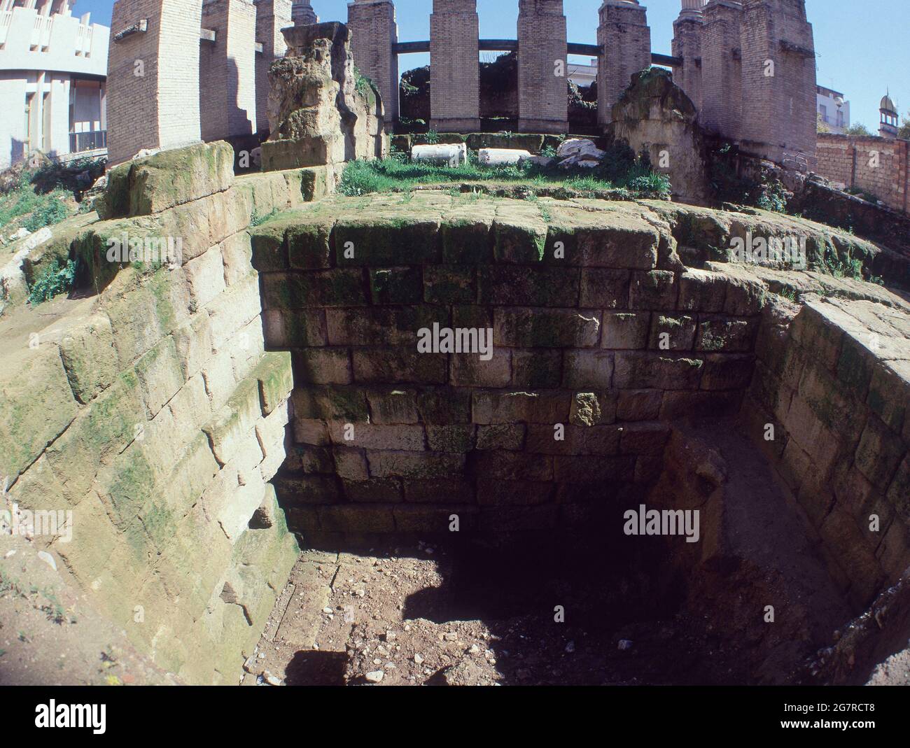 TEMPLO ROMANO-EXCAVACION-CIMENTACION. Location: TEMPLO DE CLAUDIO ...