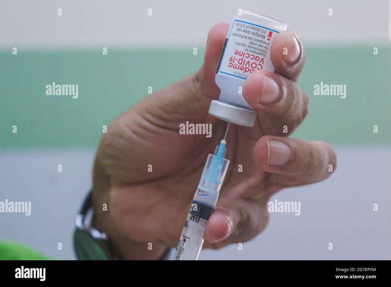 1st dose moderna hi-res stock photography and images - Alamy