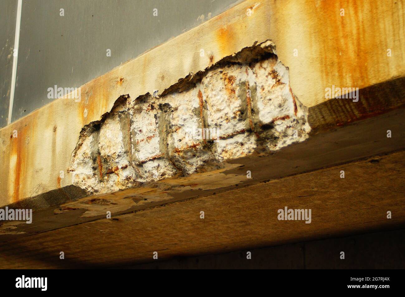 Corrosion damage on a concrete bridge Stock Photo - Alamy