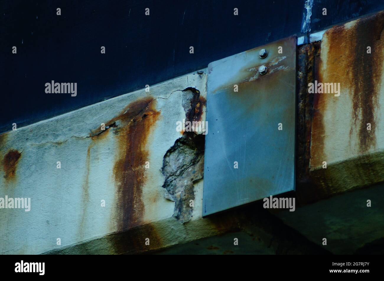 Corrosion damage on a concrete bridge Stock Photo - Alamy