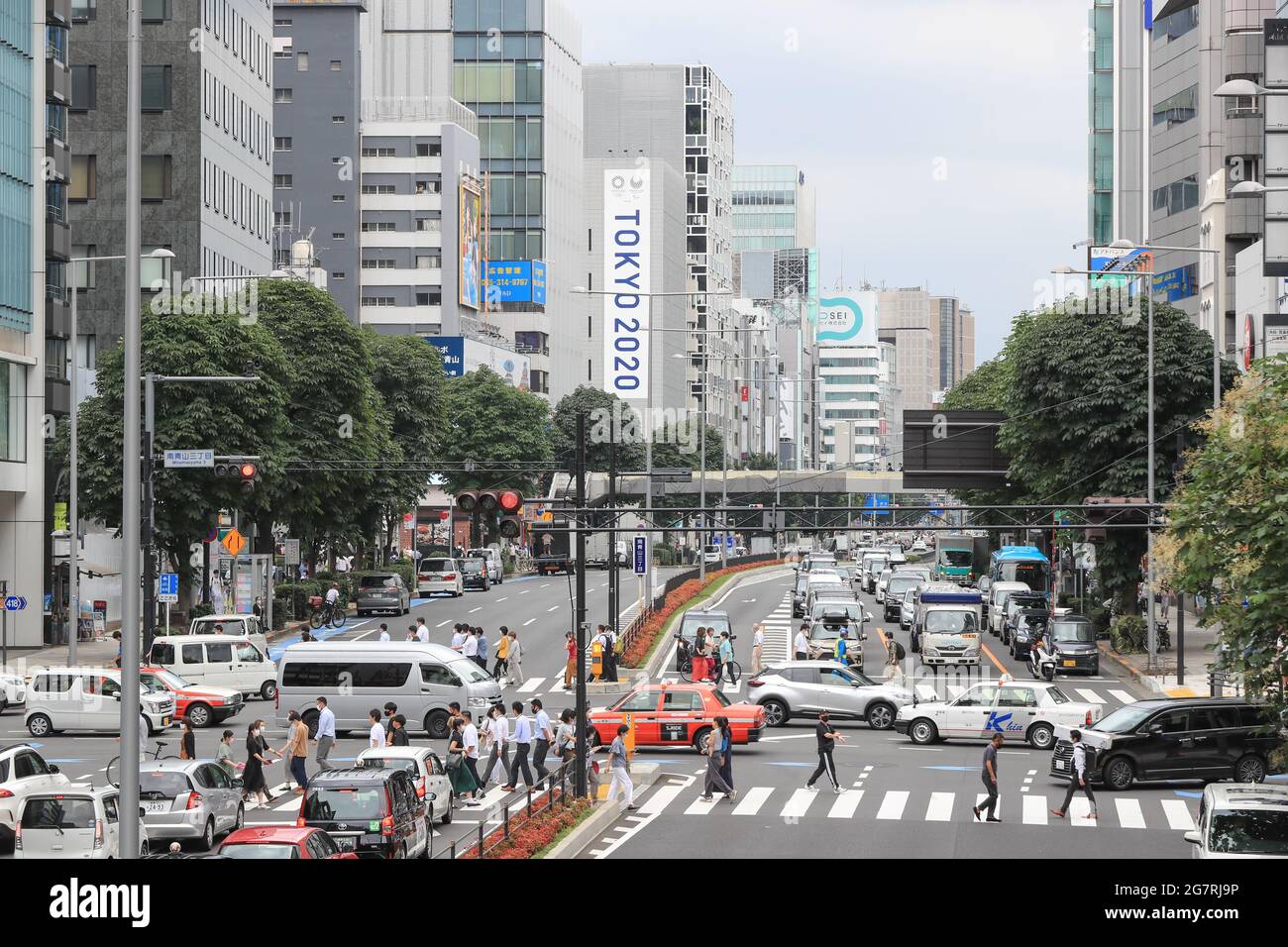 JULY 14, 2021 : A general view of Aoyama-dori street before the start ...