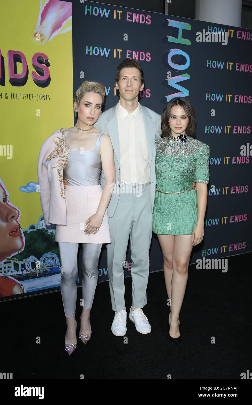 LOS ANGELES - JUL 15: Zoe Lister-Jones, Daryl Wein, Cailee Spaeny at ...
