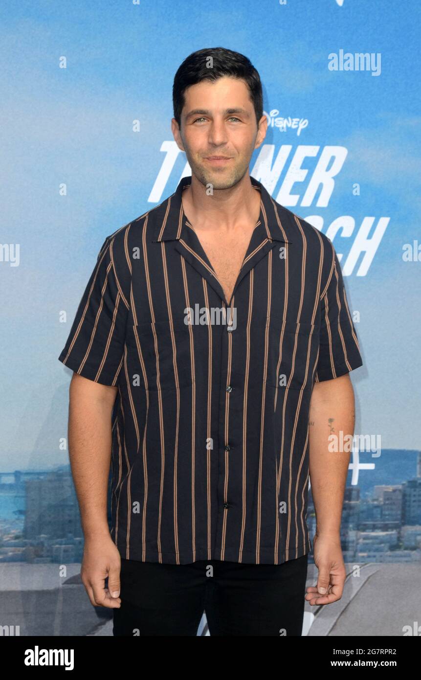 Josh peck 2021 hi-res stock photography and images - Alamy