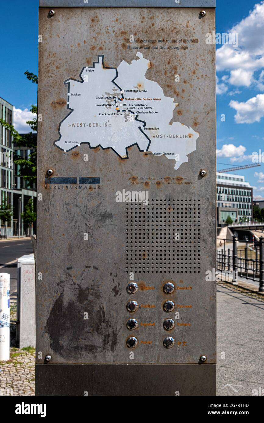 Berlin wall map hi-res stock photography and images - Alamy