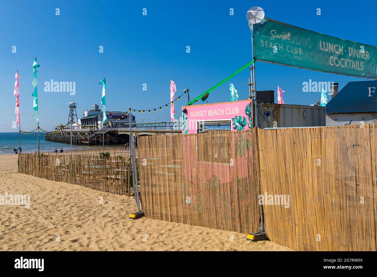 Beach bar bournemouth beach hi-res stock photography and images - Alamy