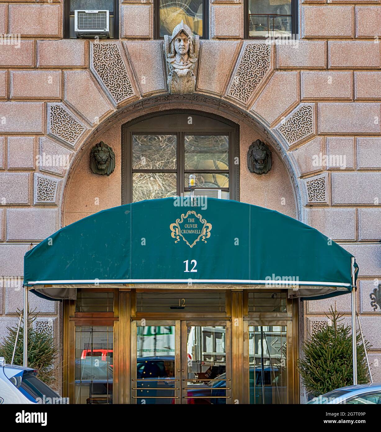 12 West 72nd Street, the Oliver Cromwell, was designed by Emery Roth ...