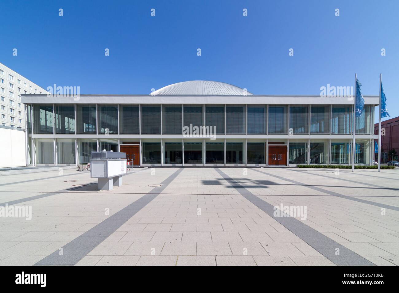 Congress center building hi-res stock photography and images - Alamy