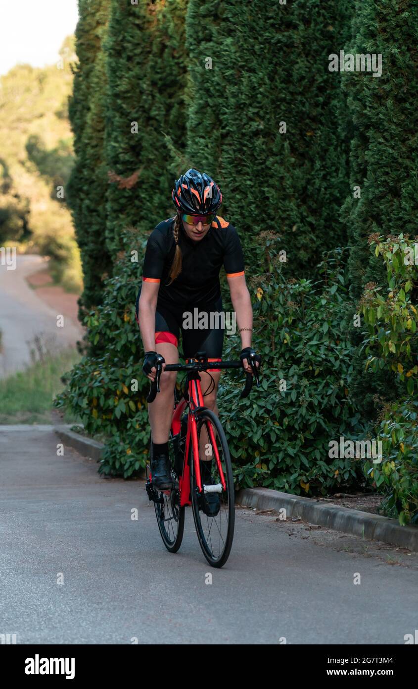 Upright bicycle hi-res stock photography and images - Alamy