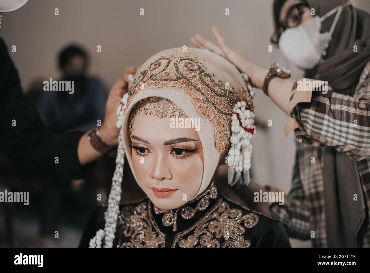 wedding using Javanese customs traditional Stock Photo - Alamy