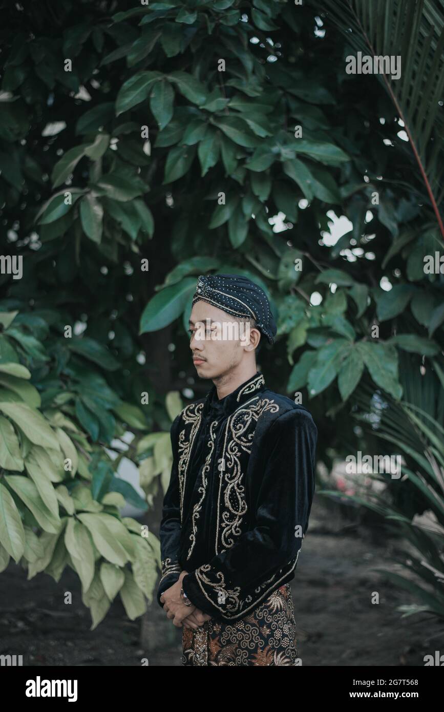 wedding using Javanese customs traditional Stock Photo - Alamy