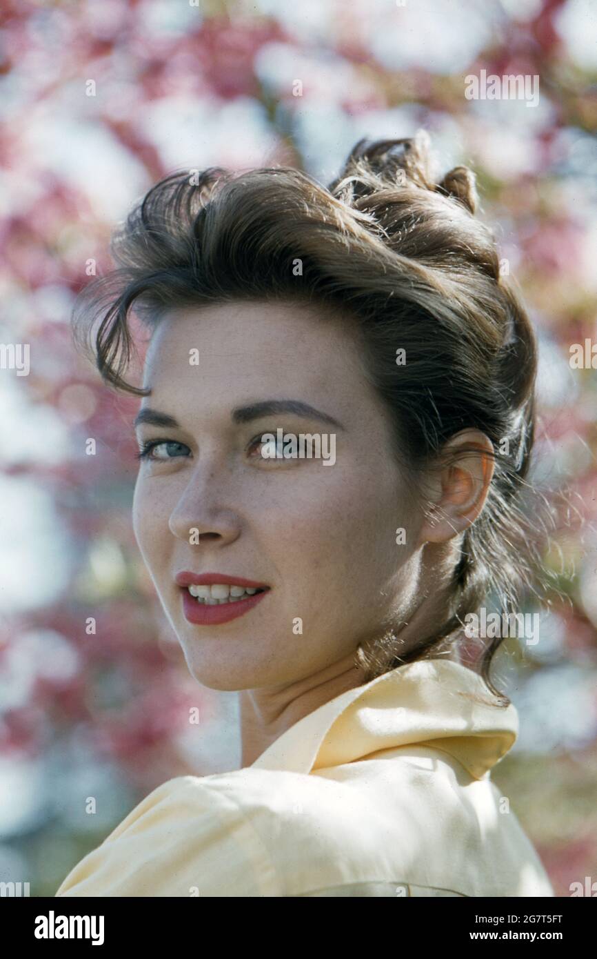 Actress gia scala and don burnett hi-res stock photography and images ...