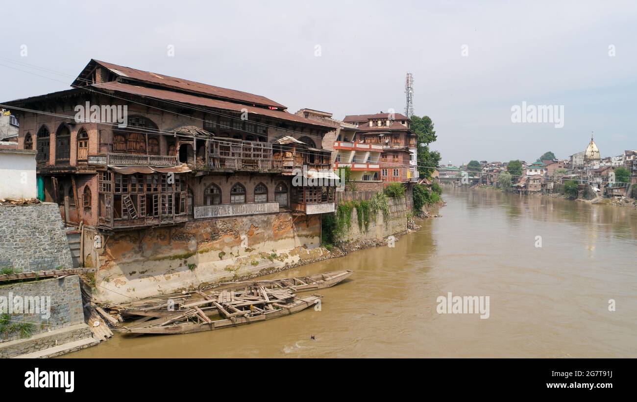 Old buildings in the city of Srinagar, the capital of Kashmir, India ...