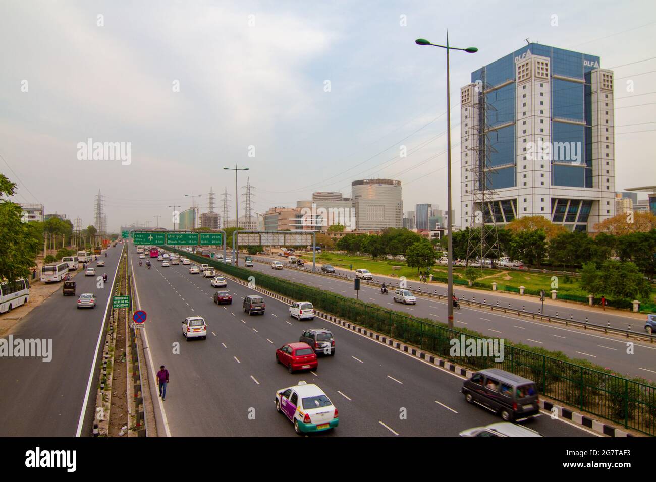 GURGAON, INDIA - Jan 01, 2016: The busy National Highway 8 or NH8 in ...