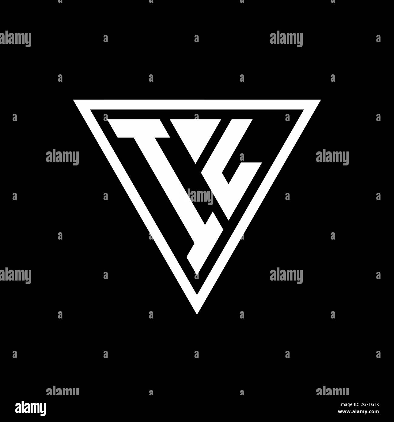 IL Logo monogram with tirangle shape isolated on black background ...