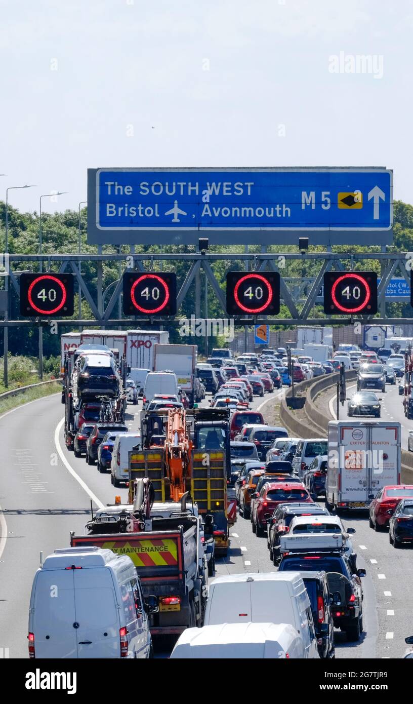 Motorway traffic travelling south on hi-res stock photography and ...
