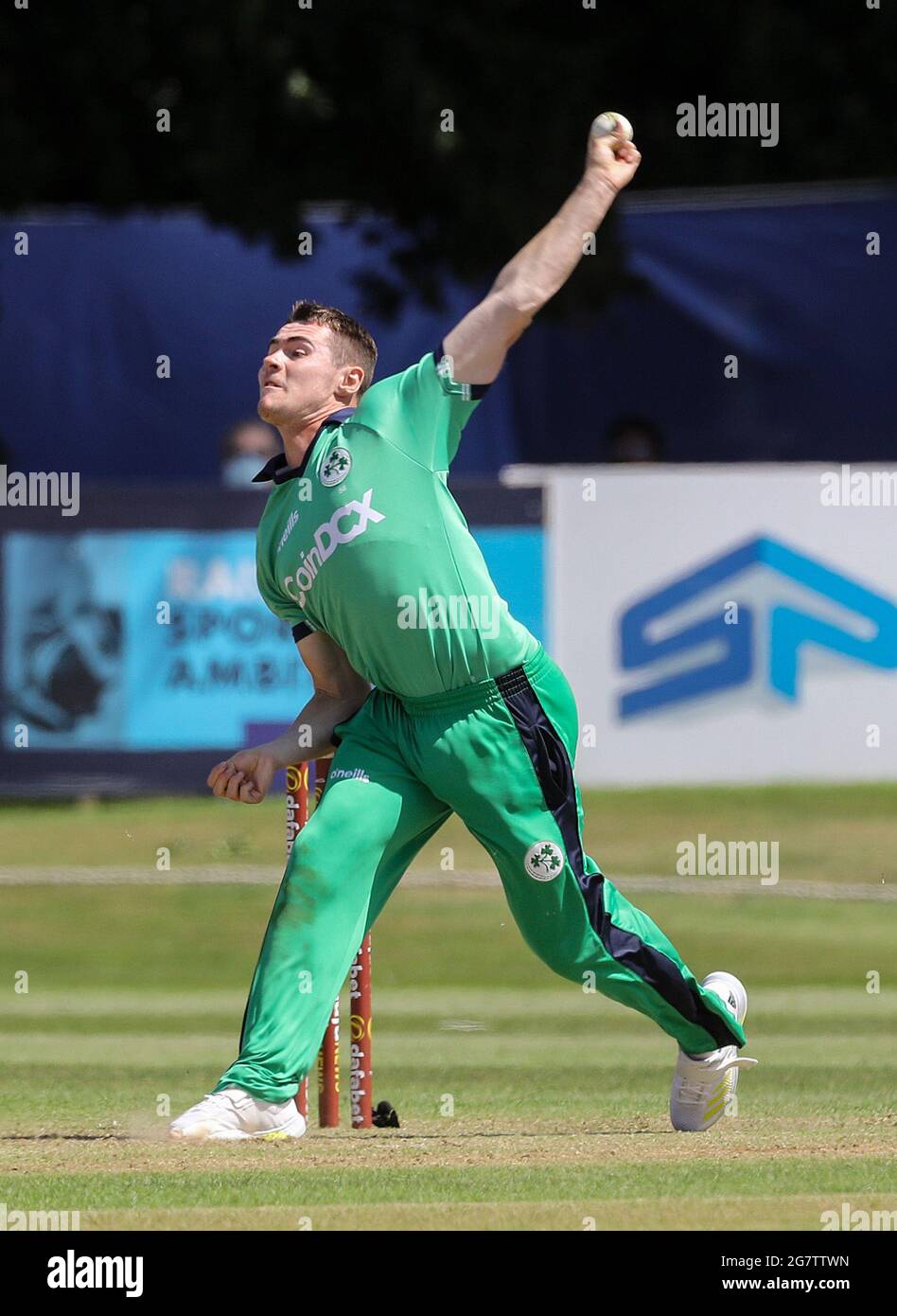 Josh little cricket hi-res stock photography and images - Alamy