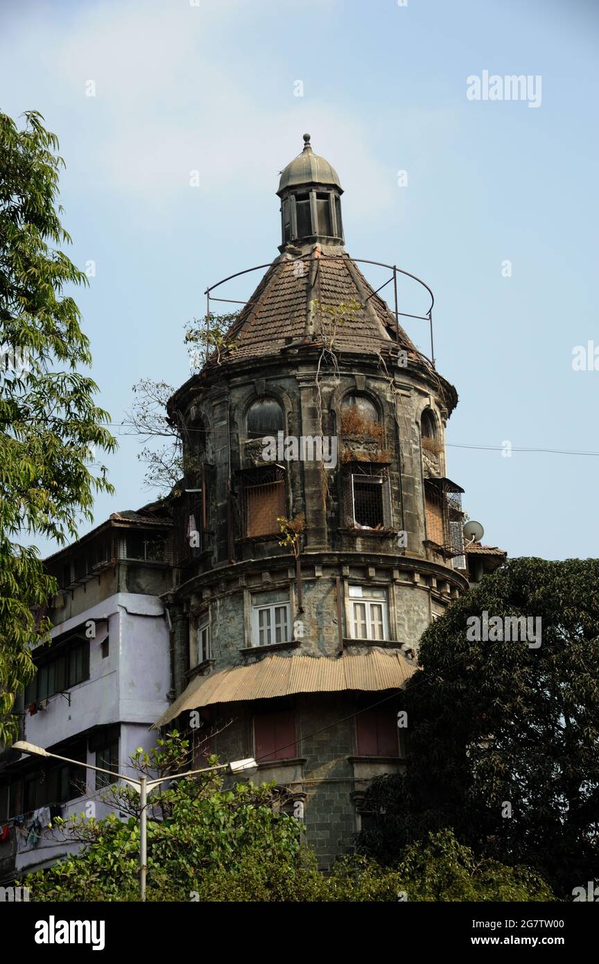 Old mud roof building chawl hi-res stock photography and images - Alamy
