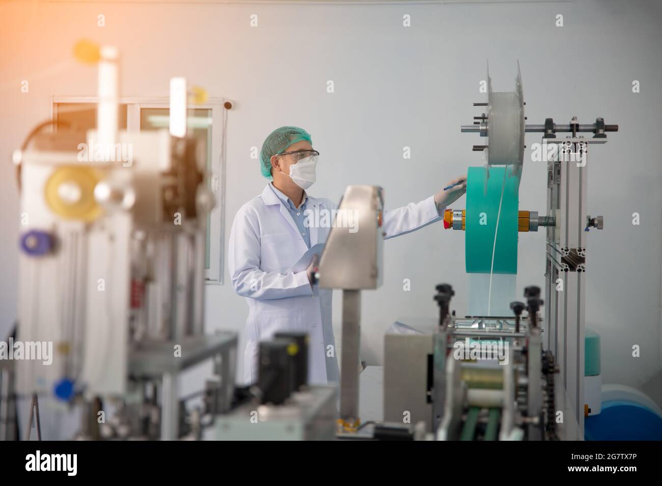 Professional chemistry hi-res stock photography and images - Alamy