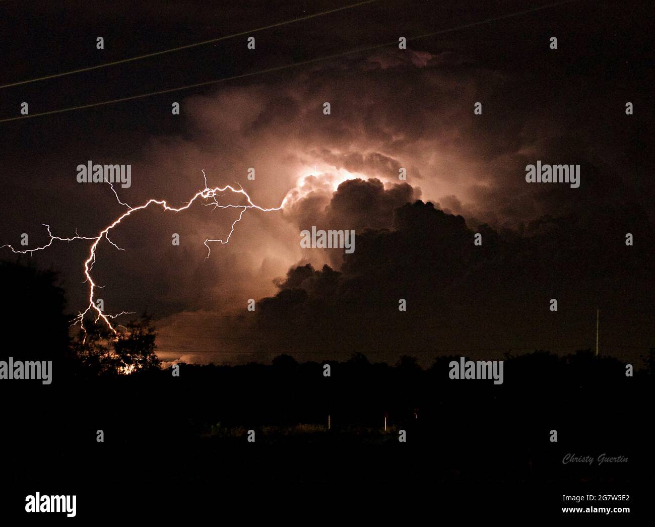 Lightning lit up sky hi-res stock photography and images - Alamy