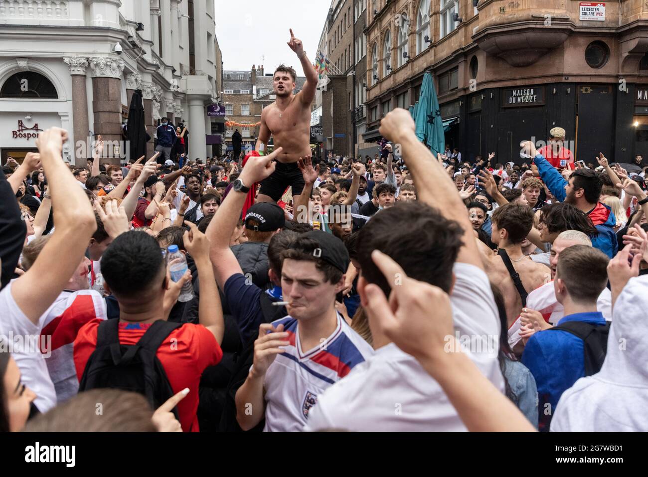 Crowd of English football fans partying before the England vs Italy ...