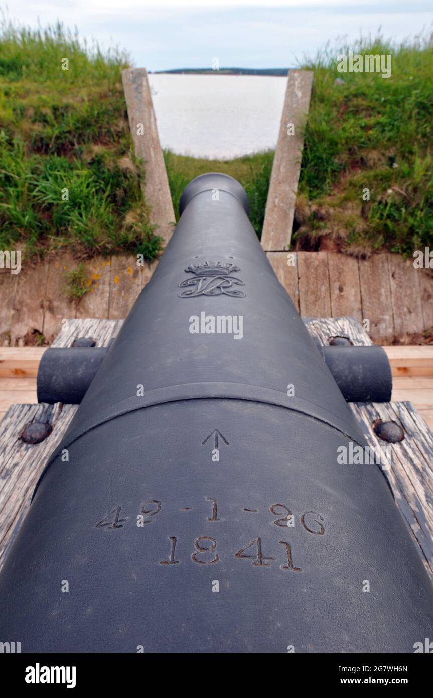Early 1800s cannon hi-res stock photography and images - Alamy