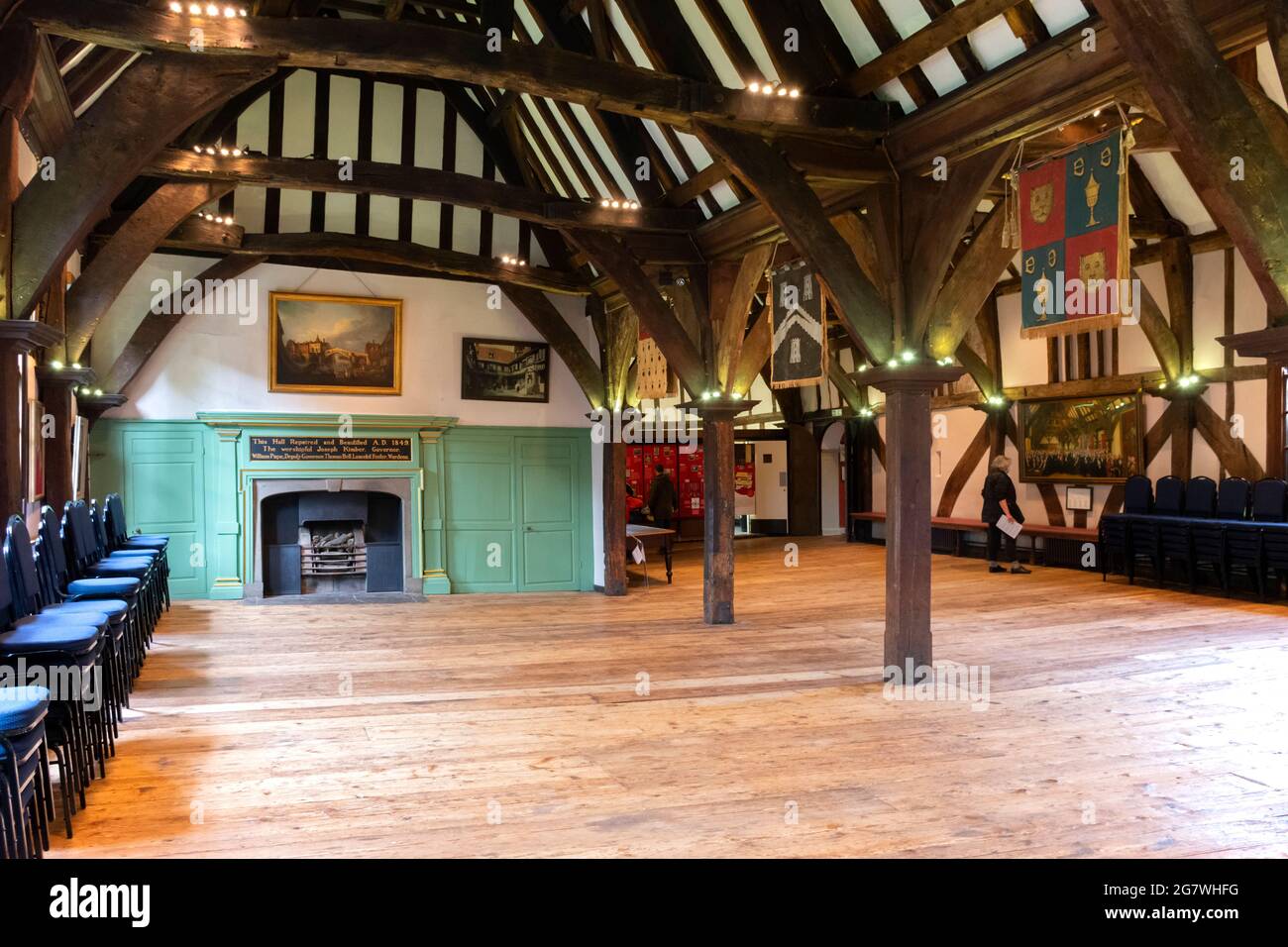 The timber framed merchant adventurers hall hi-res stock photography ...