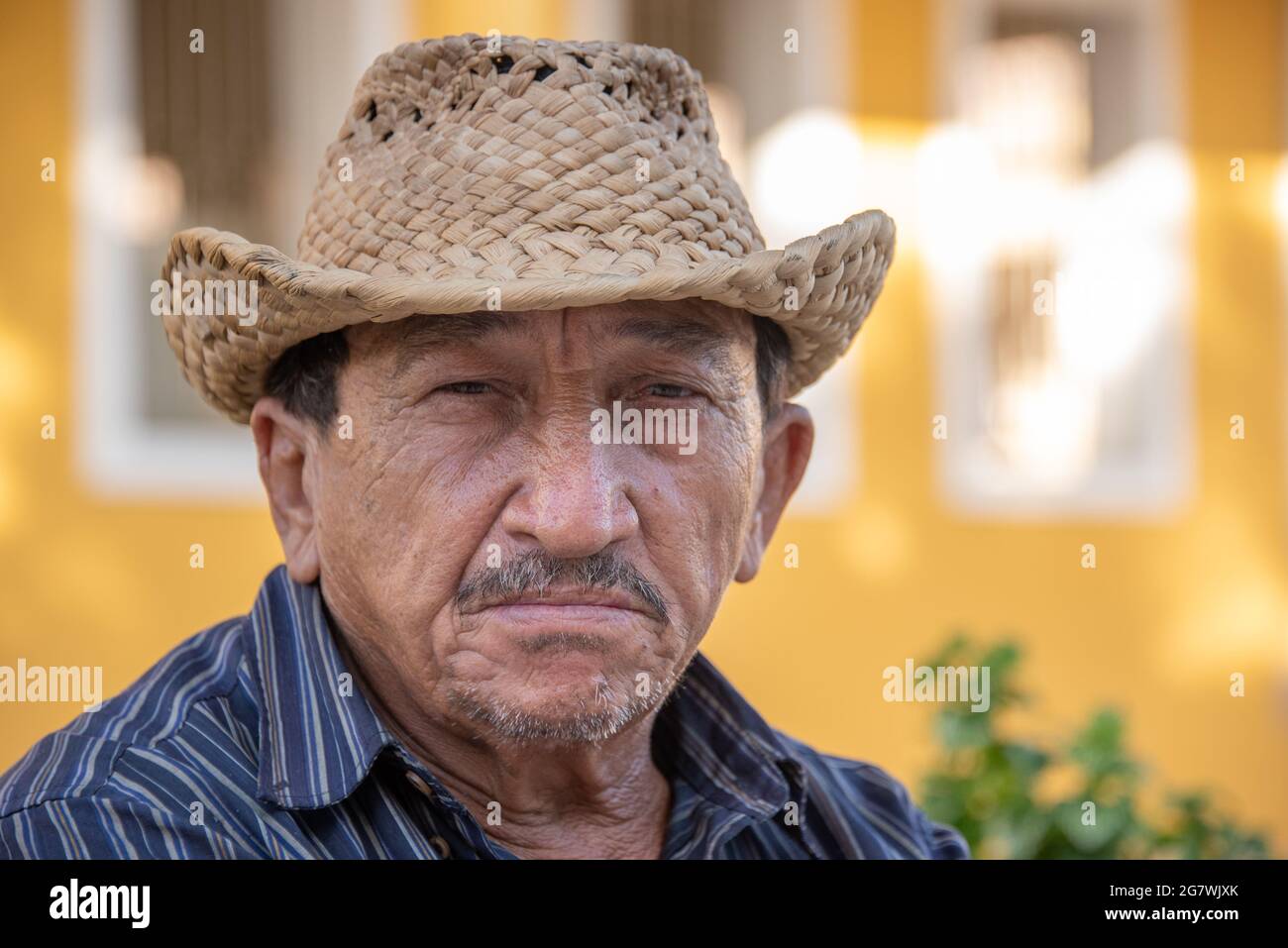 Real person hi-res stock photography and images - Alamy