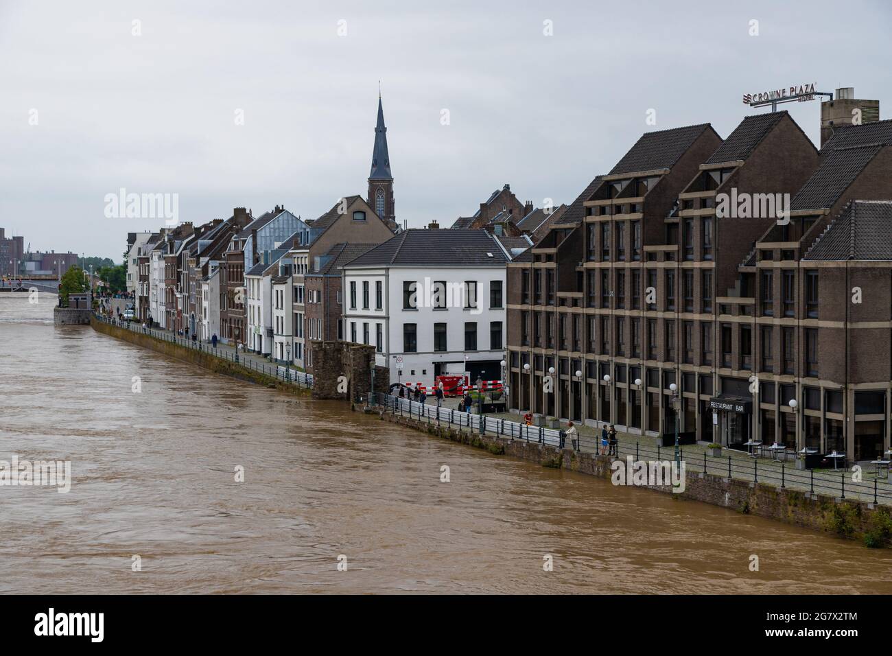 floods in downtown Maastricht and the historical centre after heavy ...