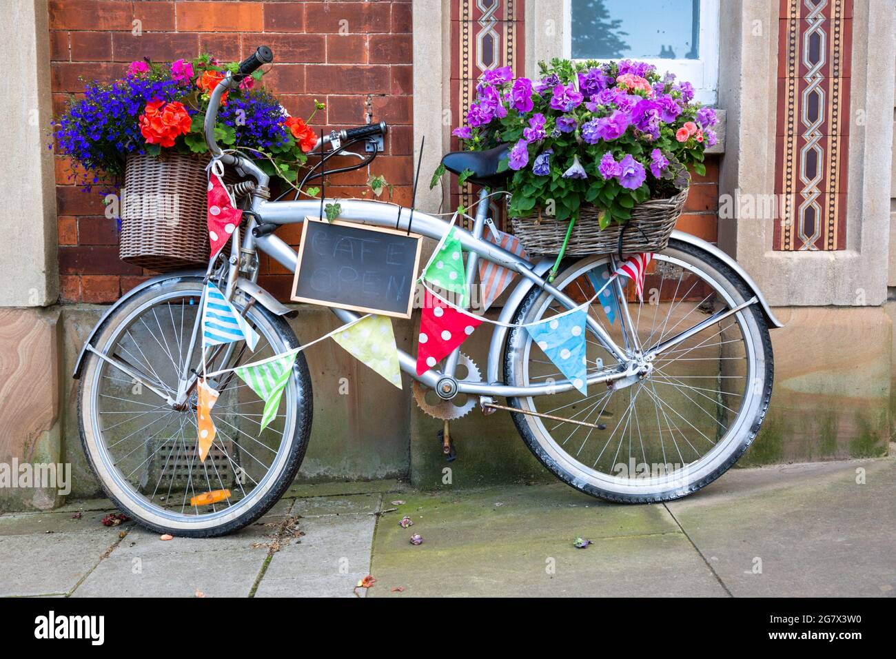 Decorated bicycle hi-res stock photography and images - Alamy