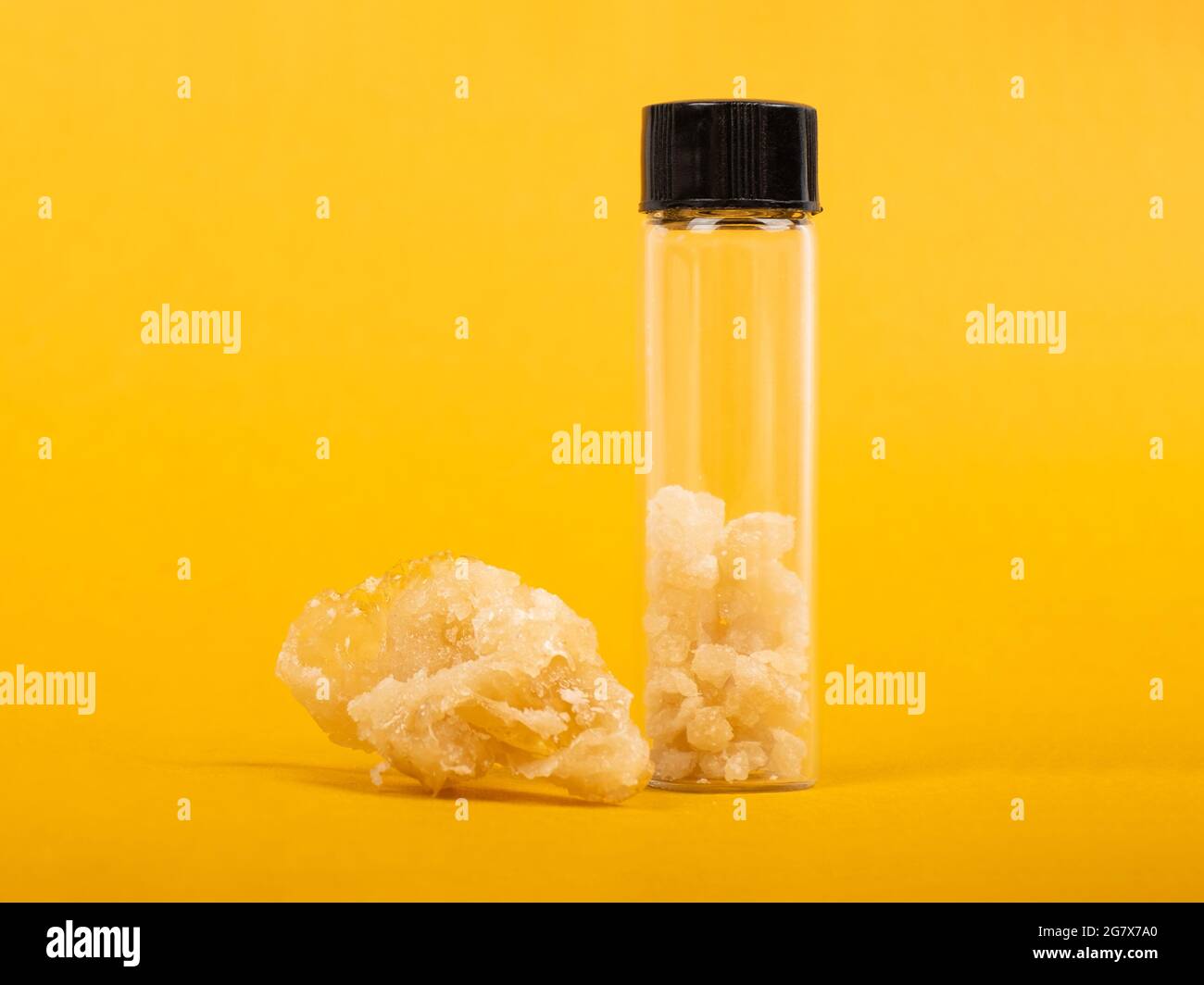 Cannabis plant and hash hi-res stock photography and images - Alamy