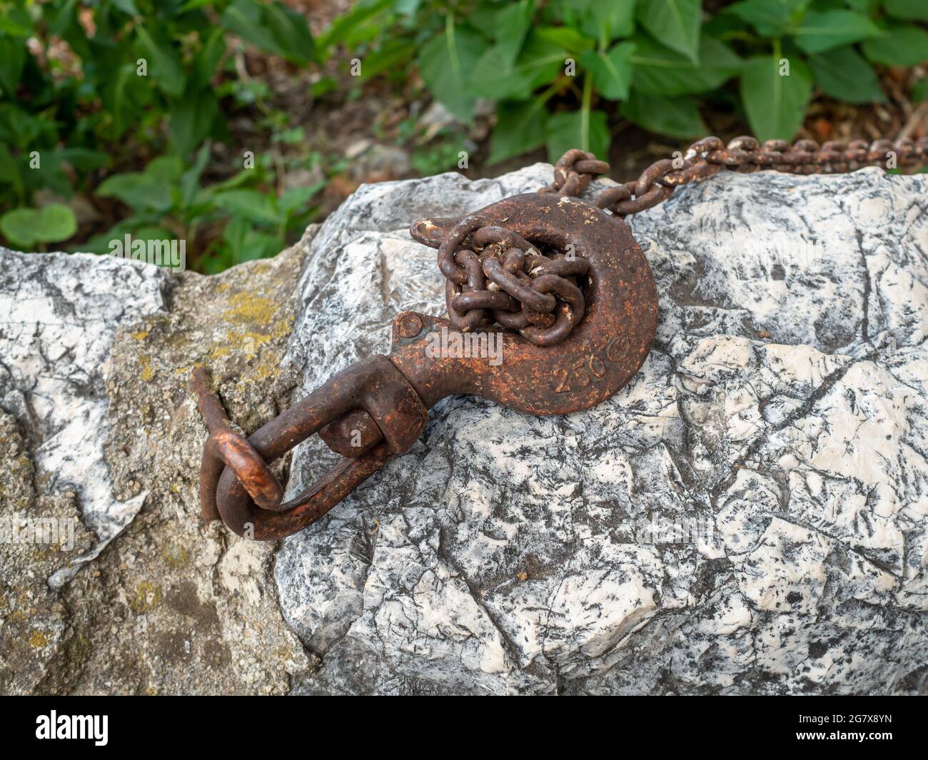 big rusty metal hook and chain Stock Photo - Alamy